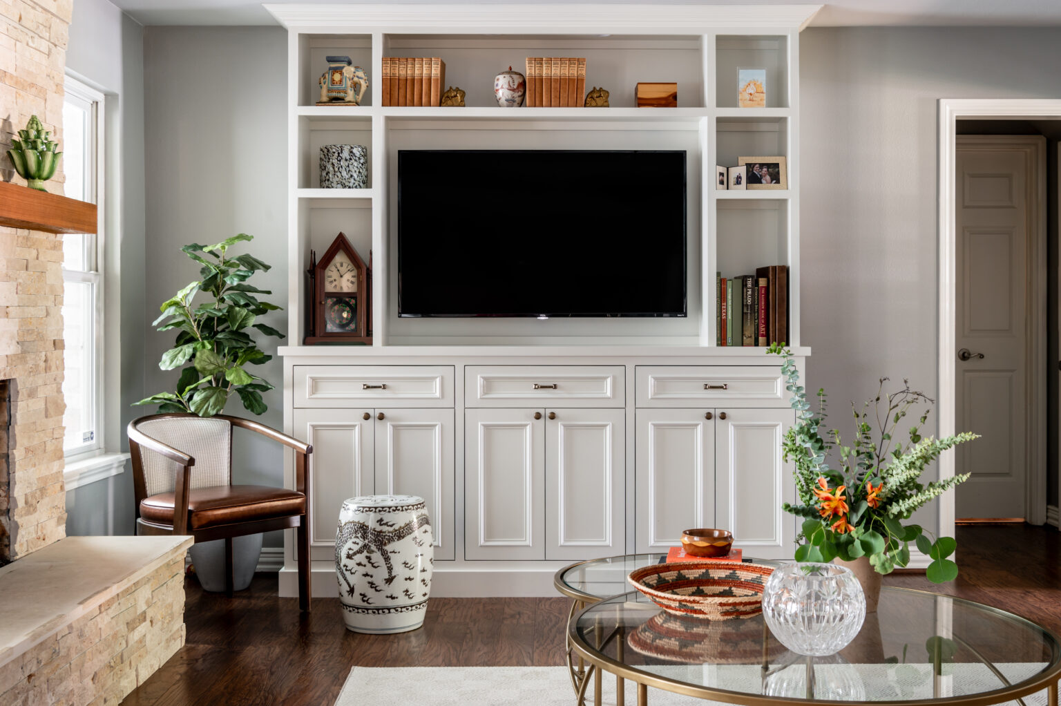 Timeless Elegance: Jen Kolb's Interior Design Projects Captured by an ...